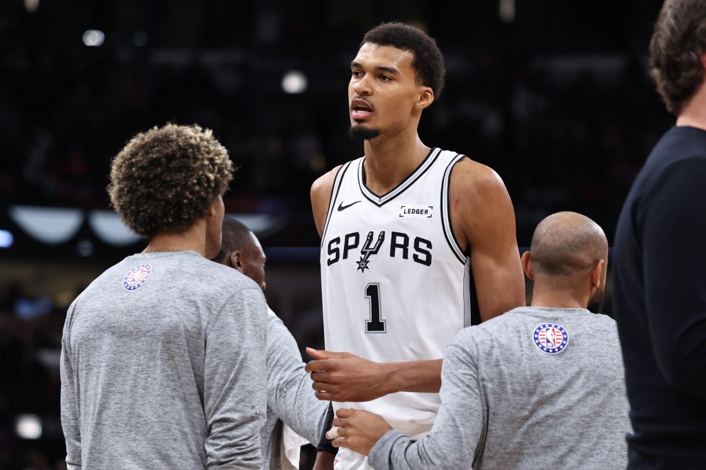 Spurs dealing with Victor Wembanyama injury vs Nuggets