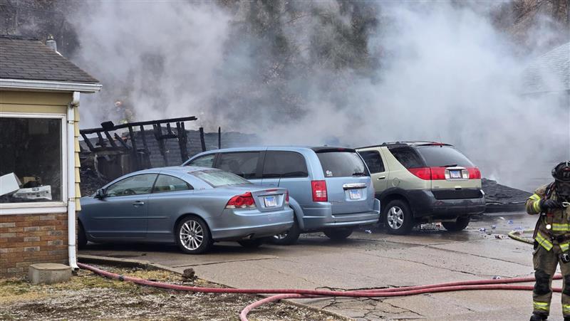 Multiple departments respond to East Moline fire