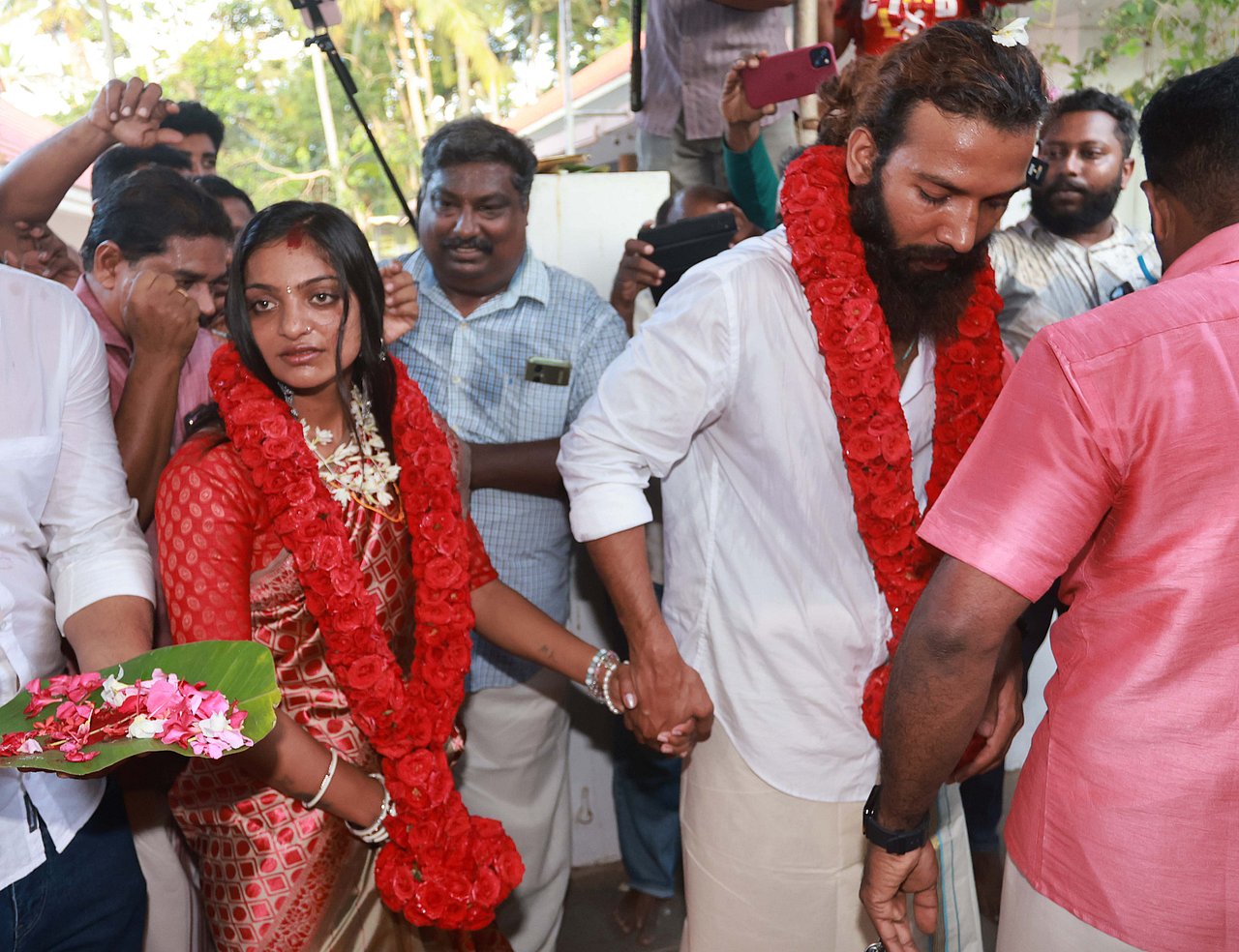 Monalisa age row: Kerala police await MP probe