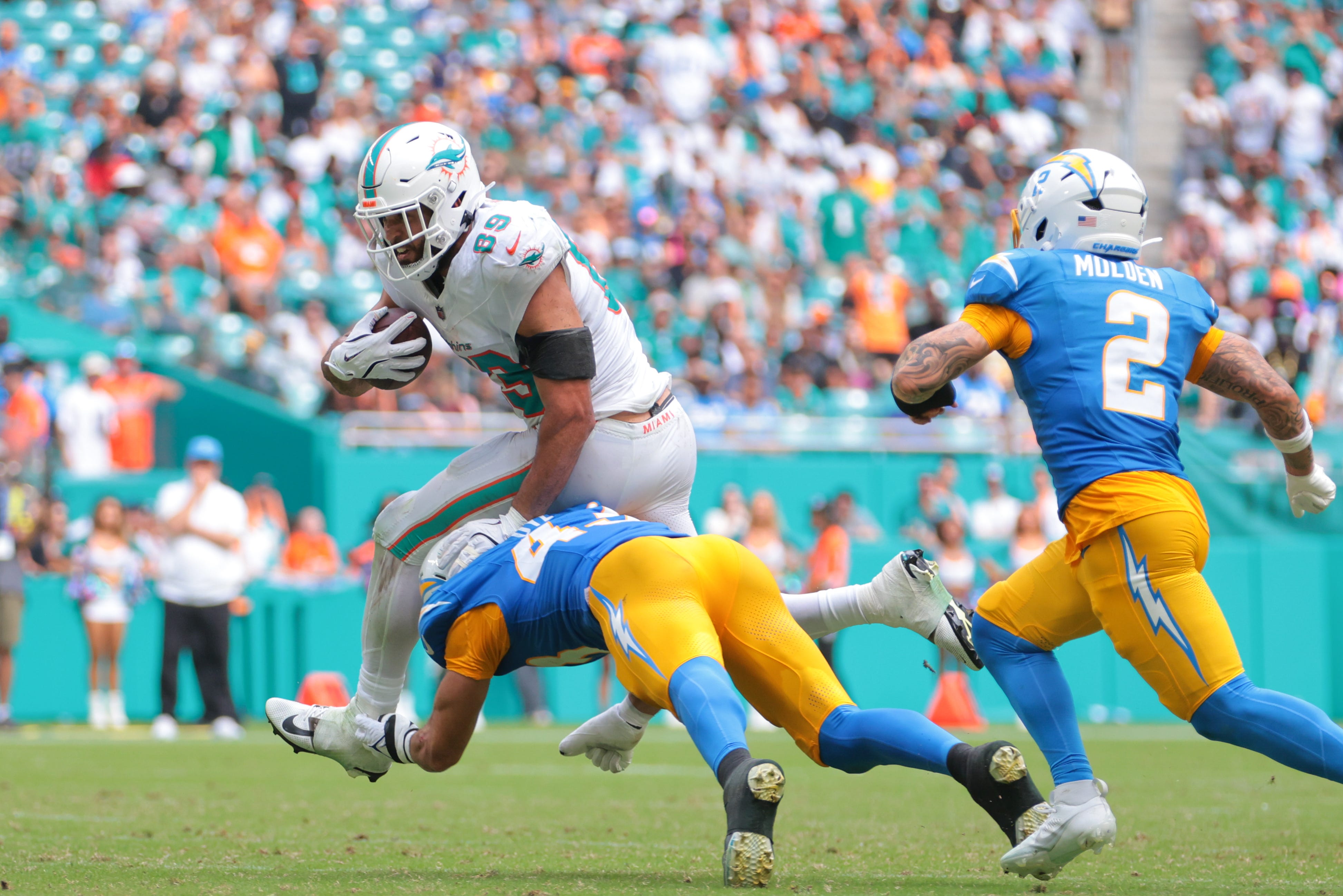 Patriots reportedly signing two free agents to start new league year