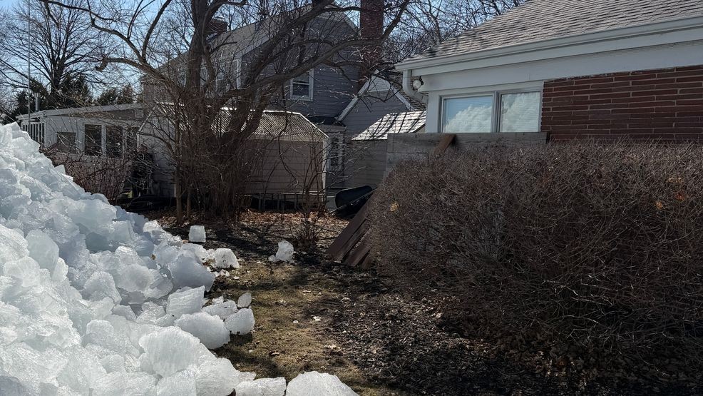 Homeowners prep for damage as ice shoves draw spectators on Lake ...