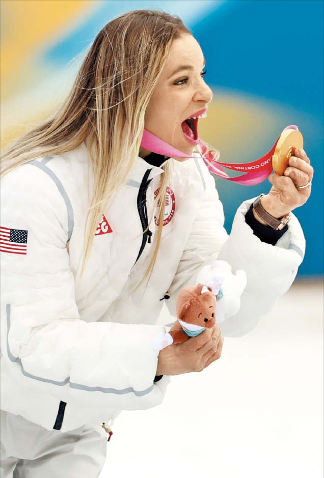 Paralympic legend Masters secures triple crown at Winter Games