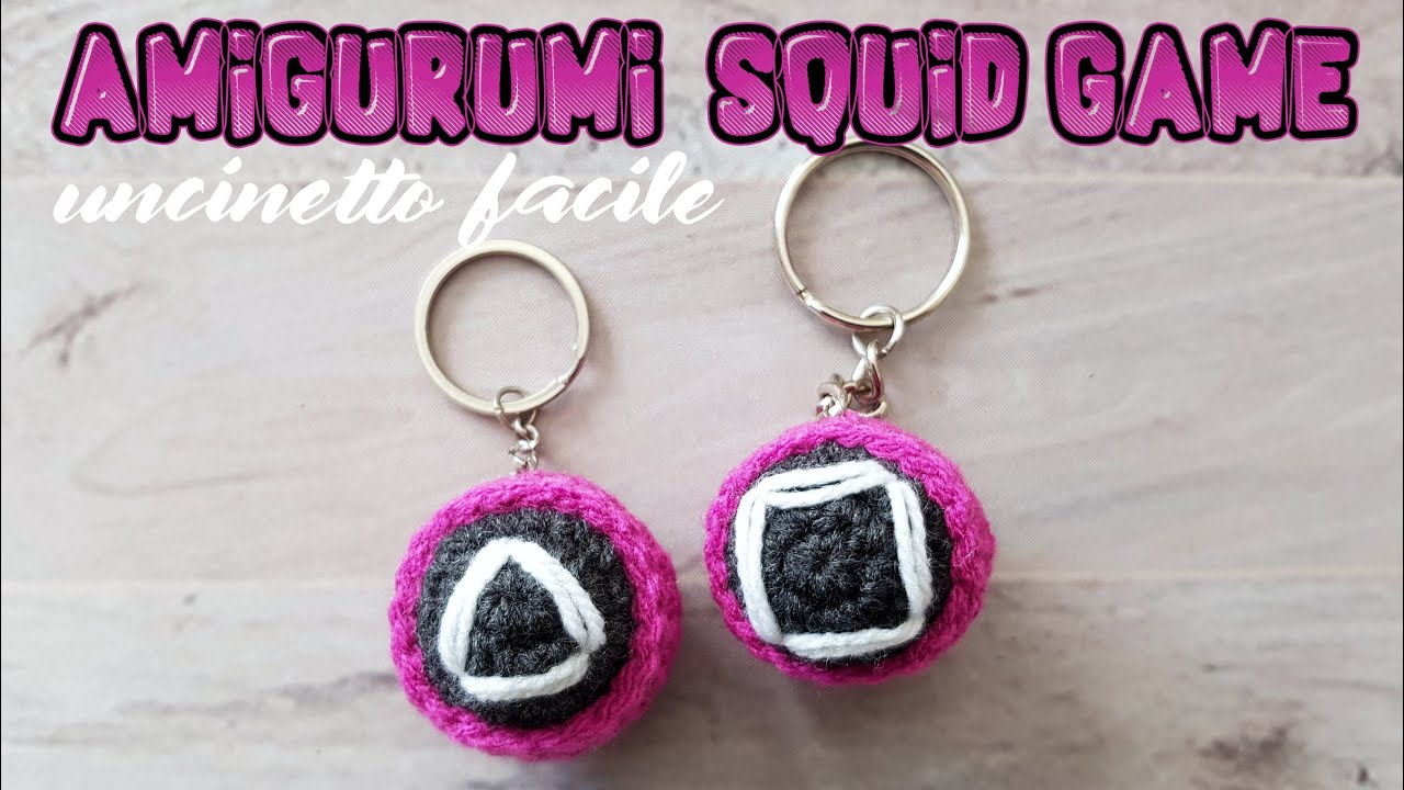Uncinetto amigurumi Squid Game portachiavi pallina perfetta