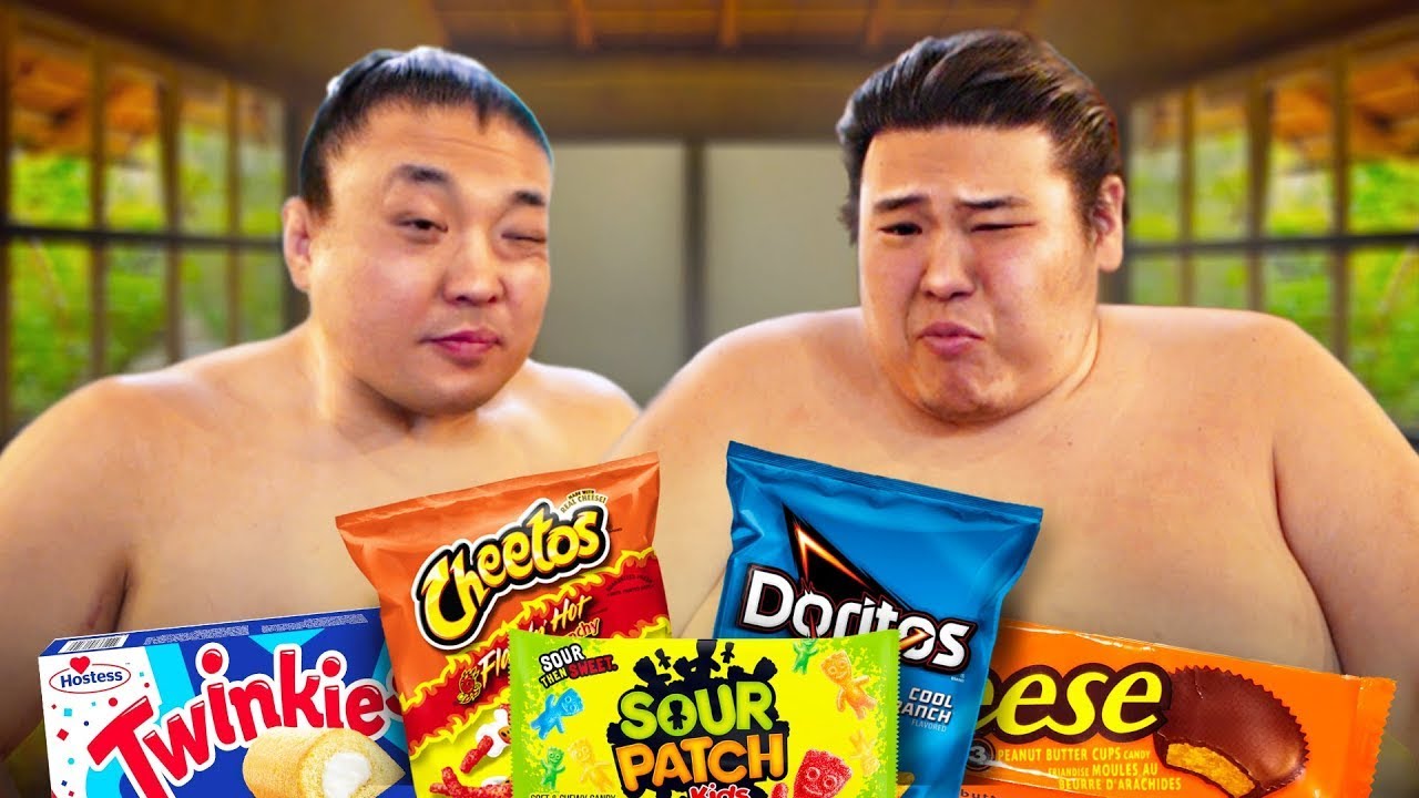 Sumo wrestlers try American snacks for the first time