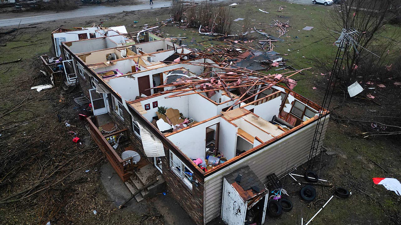 Tornadoes rip through Chicago-area, NW Indiana, killing 2 and leaving ...