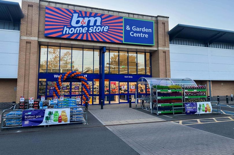 ‘Add some warmth’ to gardens with B&M £18 item ‘ideal for hosting parties’