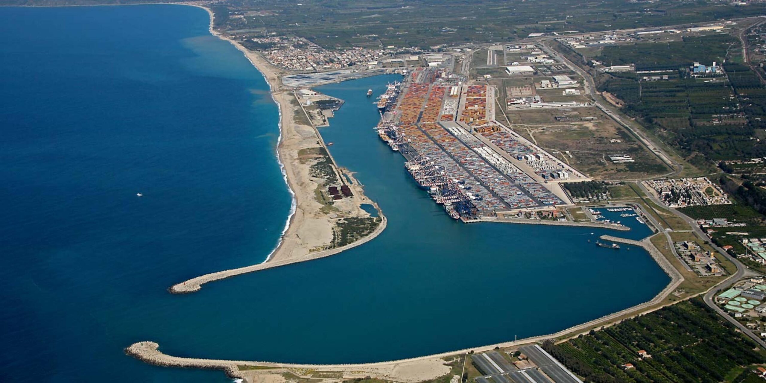 Porto di Gioia Tauro, consegnato il nuovo posto d'ispezione frontaliera