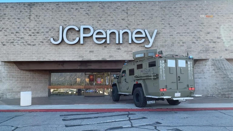 Cops storm SoCal mall after hoax call targets streamers filming with child