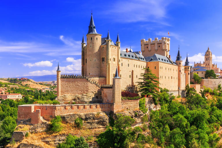 There are over 2,500 medieval castles in Spain, here are the 5 most ...