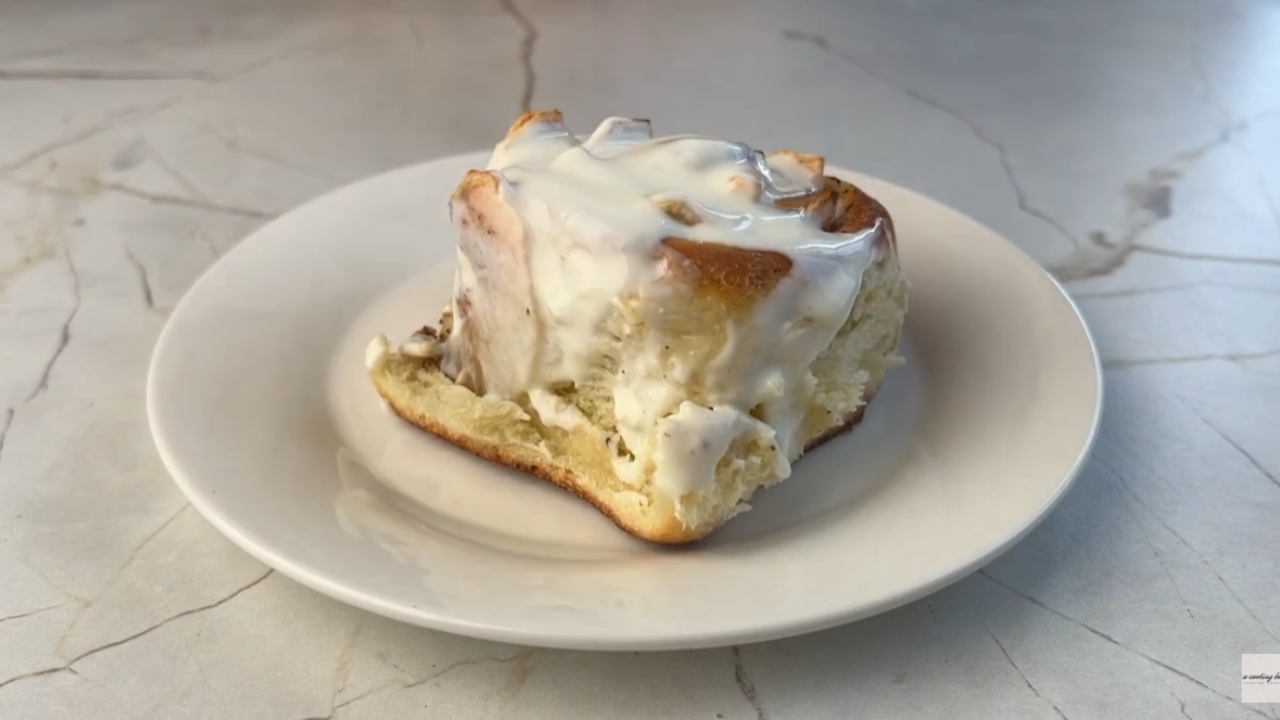 The old fashioned apple cinnamon roll recipe that everyone is rediscovering