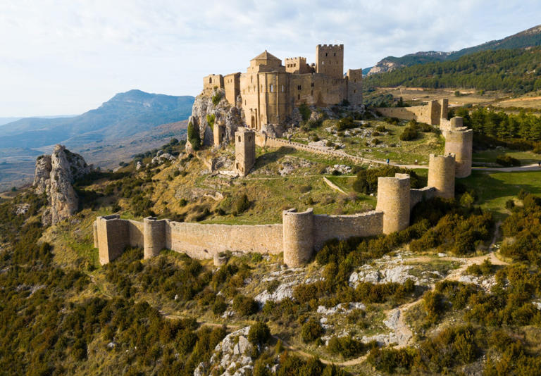 There are over 2,500 medieval castles in Spain, here are the 5 most ...