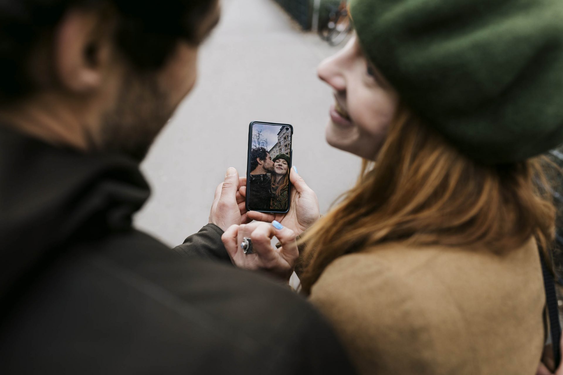 Are couples formed on dating apps doomed to fail?