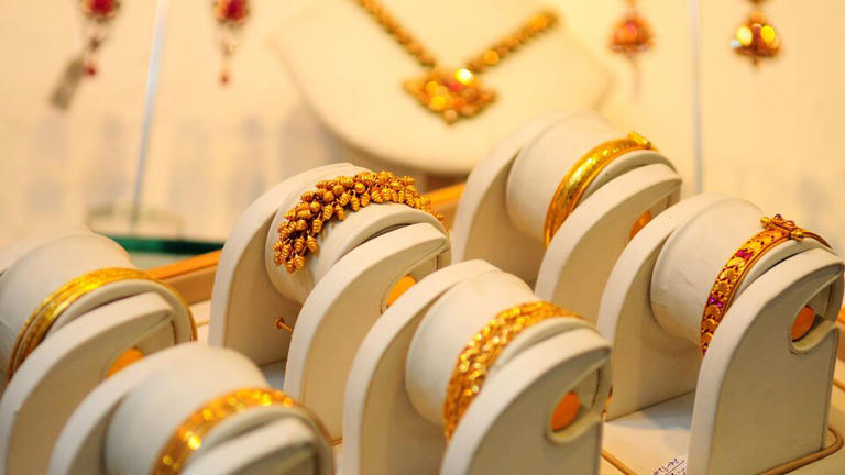 Gold rate today: Check the live prices of 22K, 24K and 18K gold on 12 ...