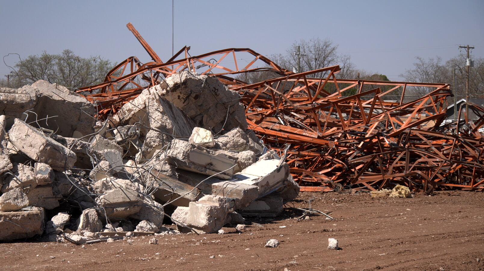 Lubbock ISD begins demolition of OL Slaton Middle School