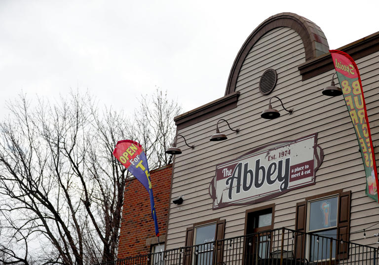 Popular downtown De Pere bar and grill to close after 52 years
