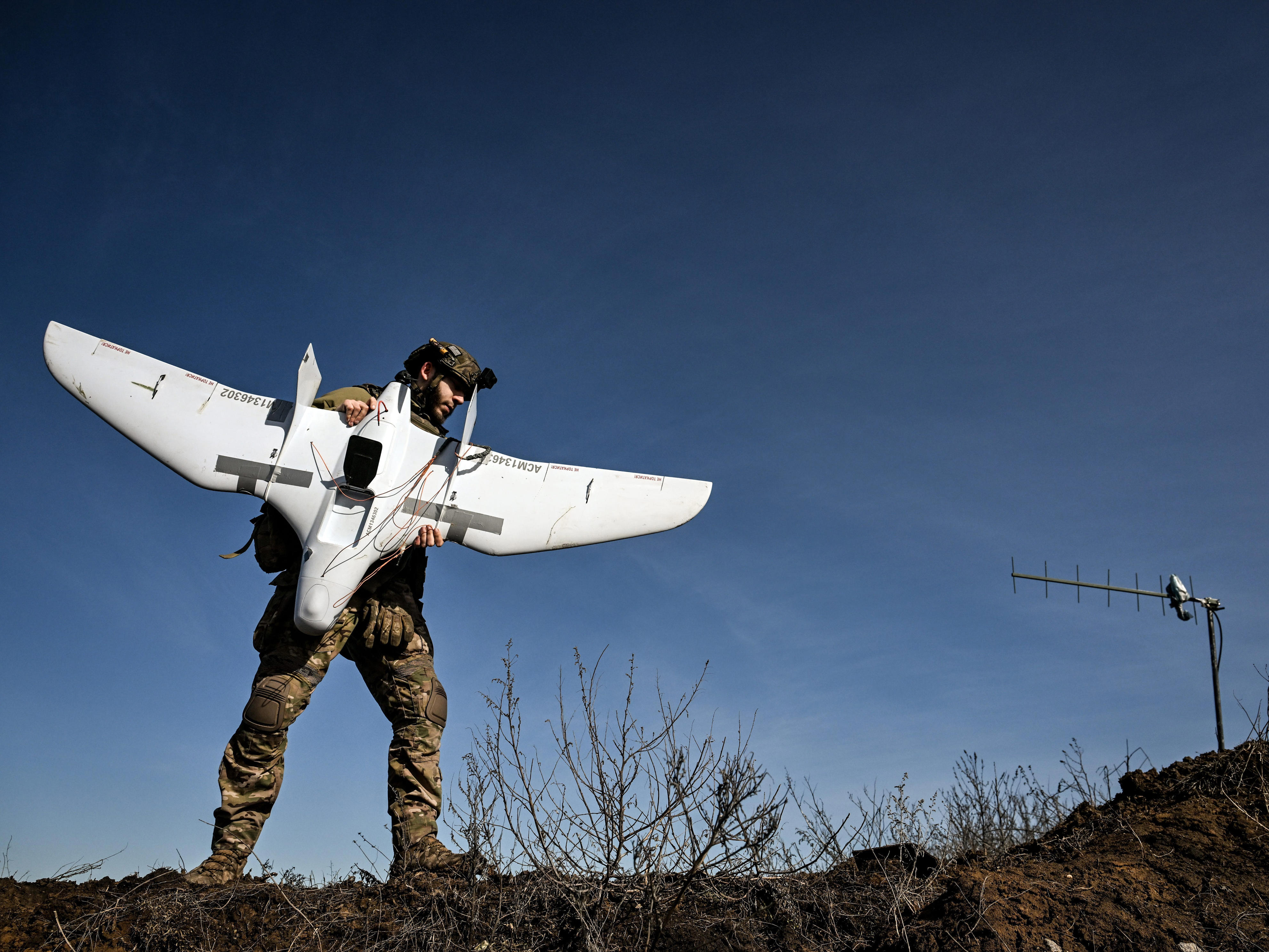 Ukraine showed NATO artillery crews how to use drones. Now they're ...