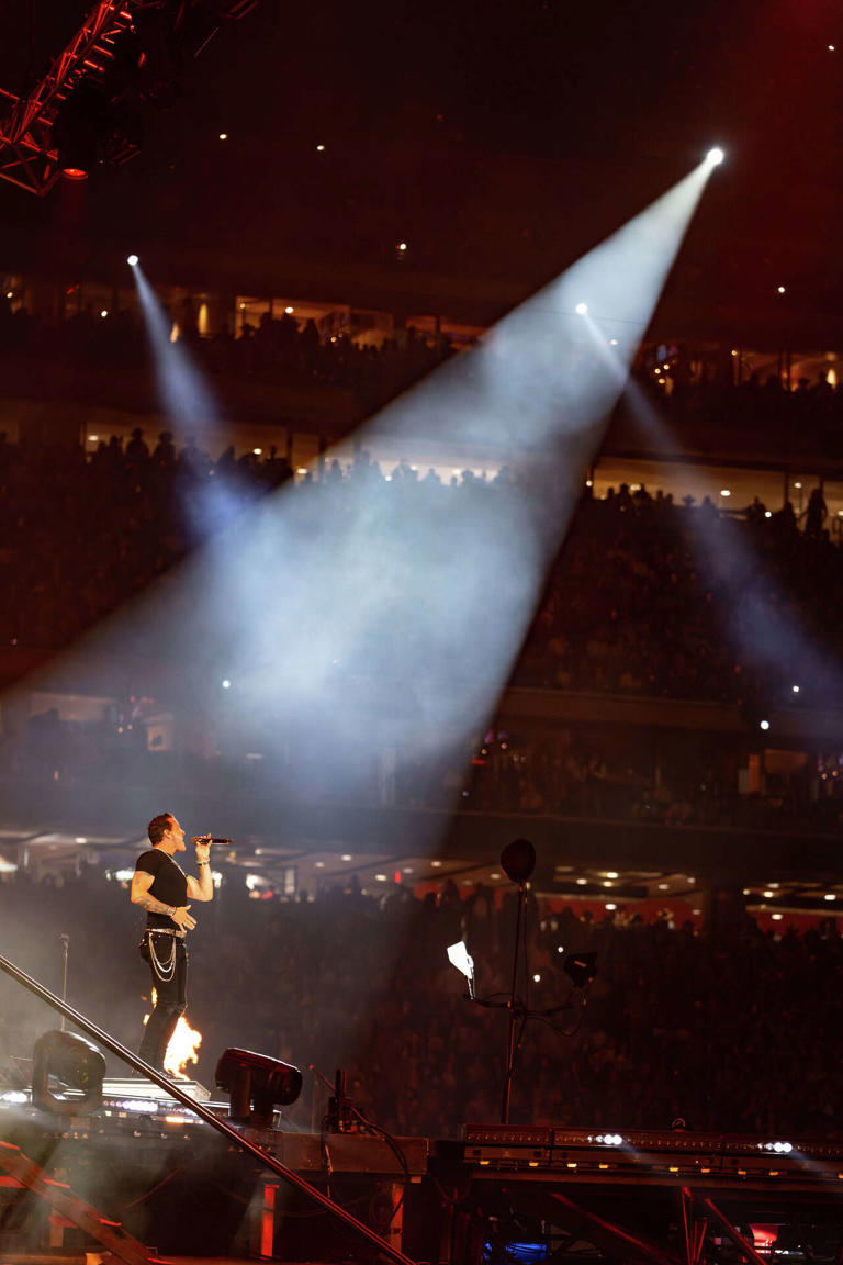 Creed takes 70k Houston Rodeo fans to church with nostalgic hits and ...