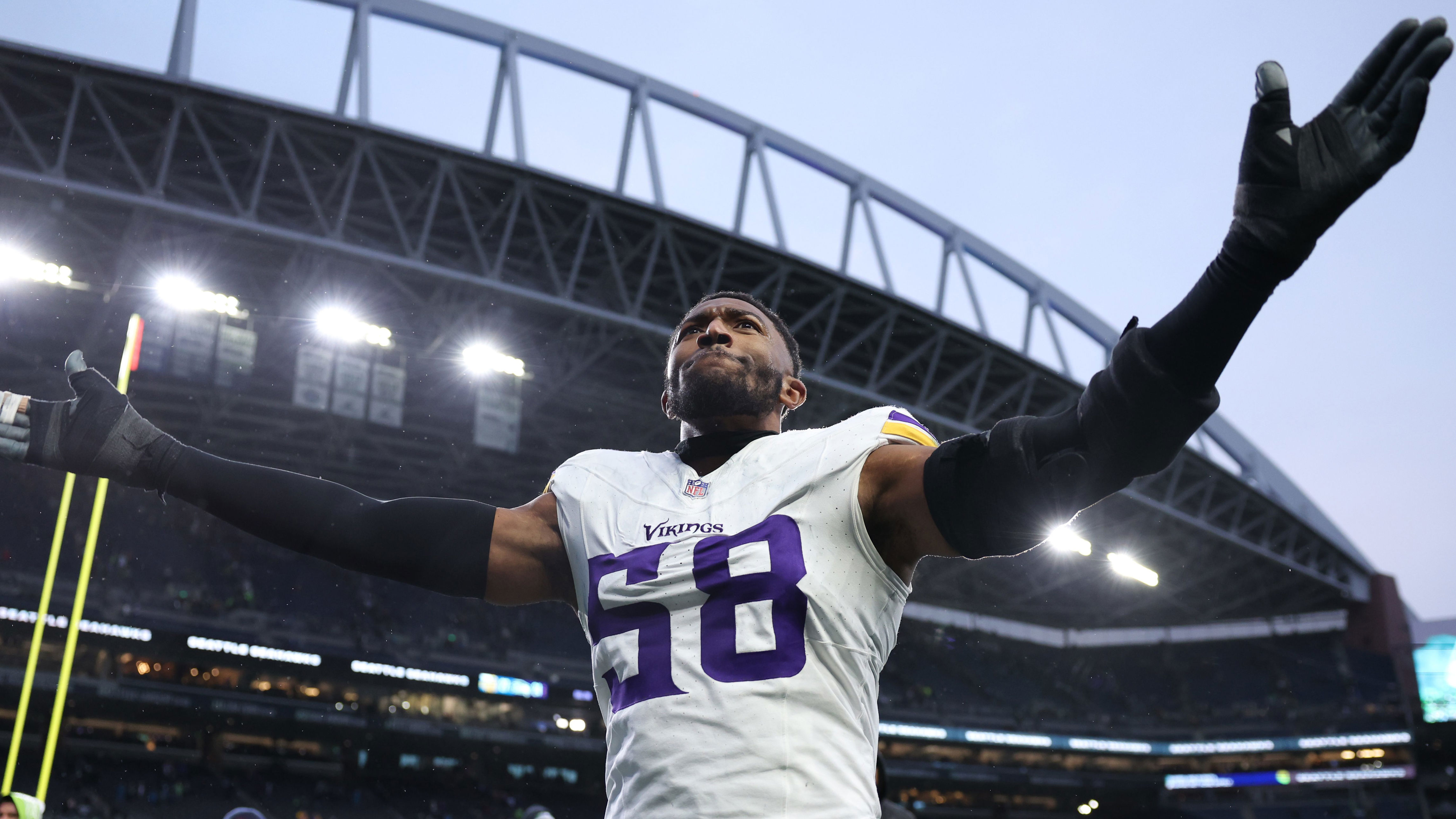Vikings, Eagles working toward blockbuster trade of $76 million star ...