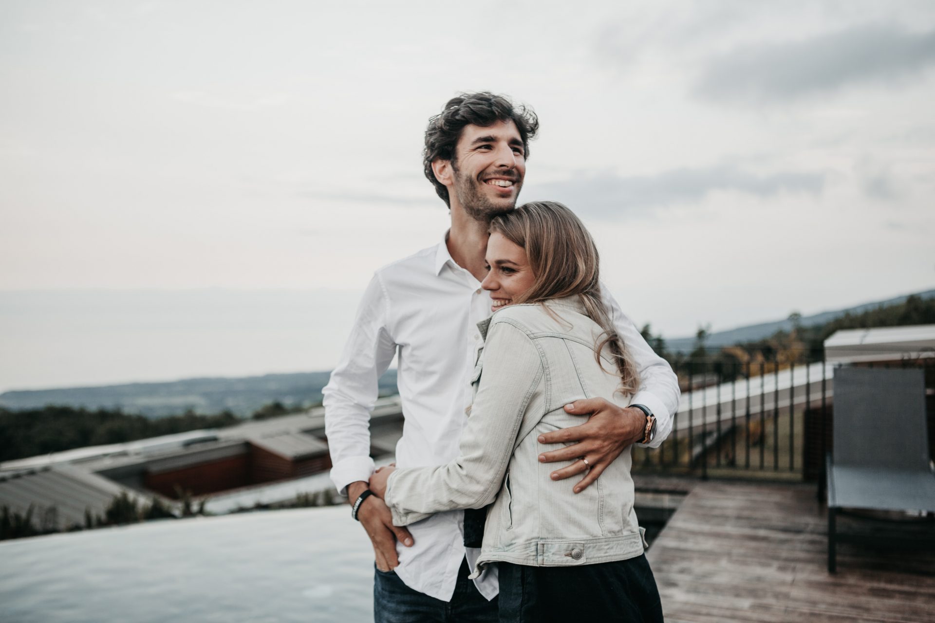 Are couples formed on dating apps doomed to fail?