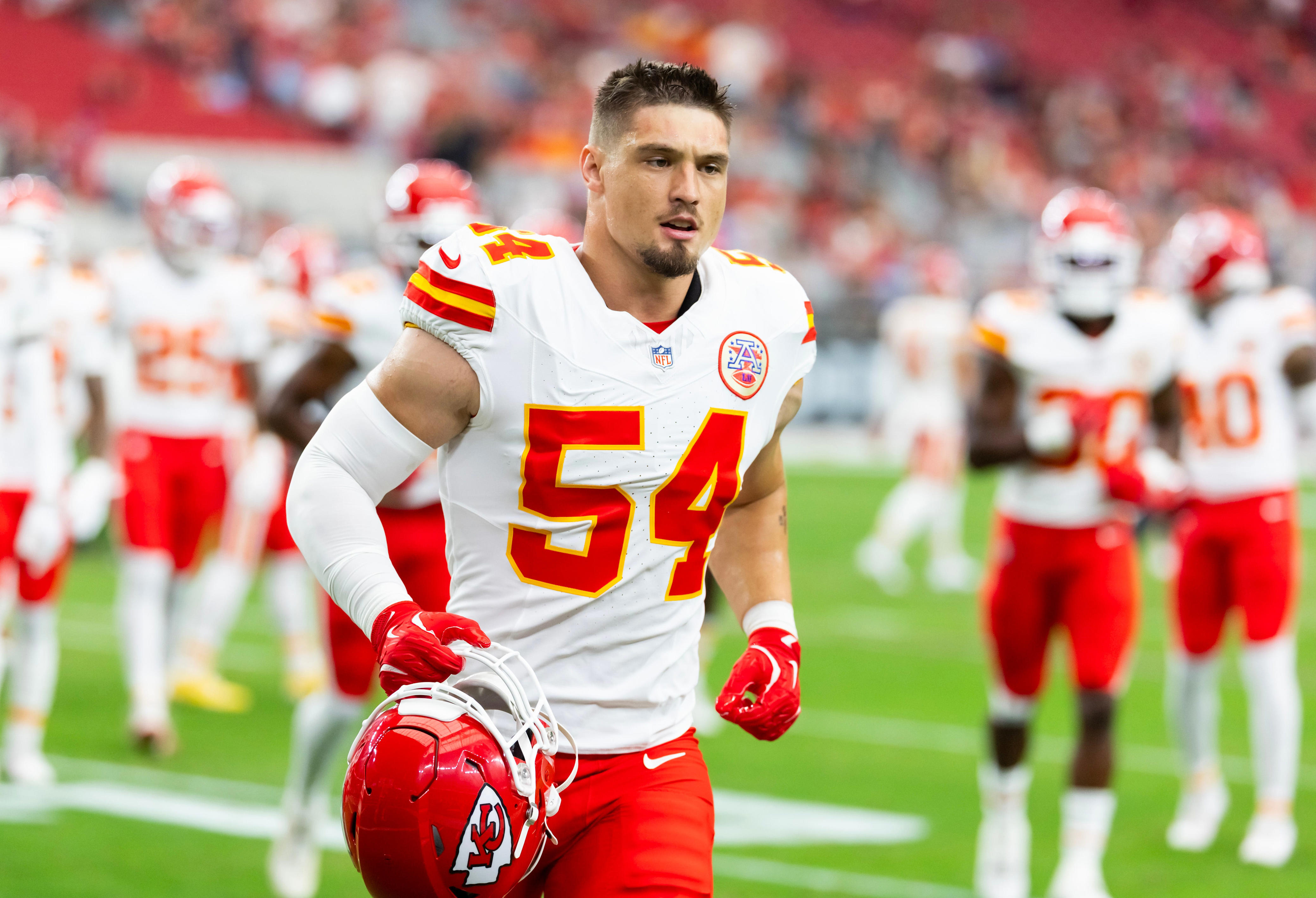 Chiefs' superstar sends message to Commanders' Leo Chenal
