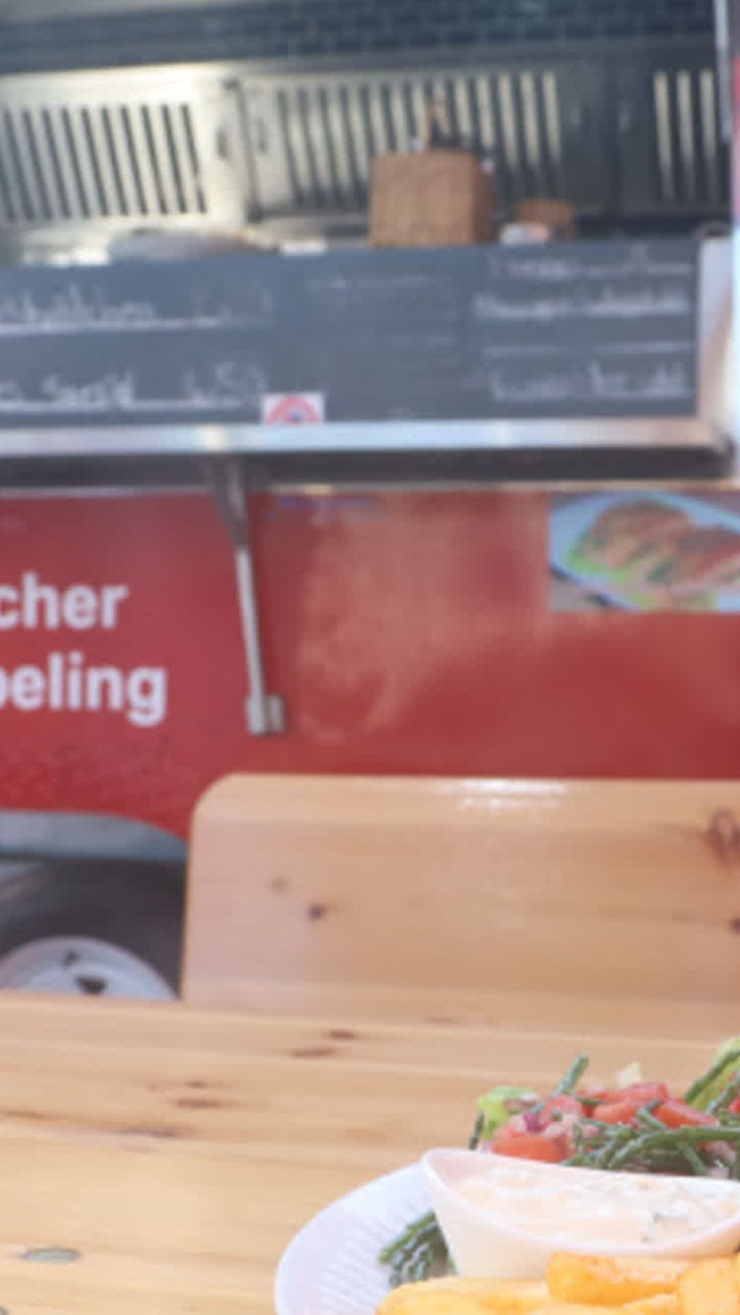 Insta Fati’s Backfisch-Stand in Köln-Niehl