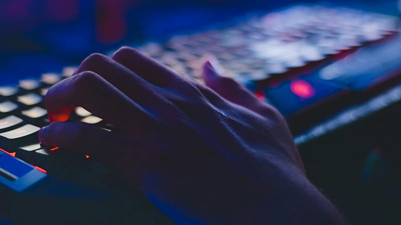 Russia-linked hackers target messaging apps of European officials ...