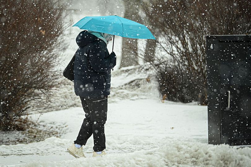 New York weather mayhem with snow forecast as temperatures plunge after ...