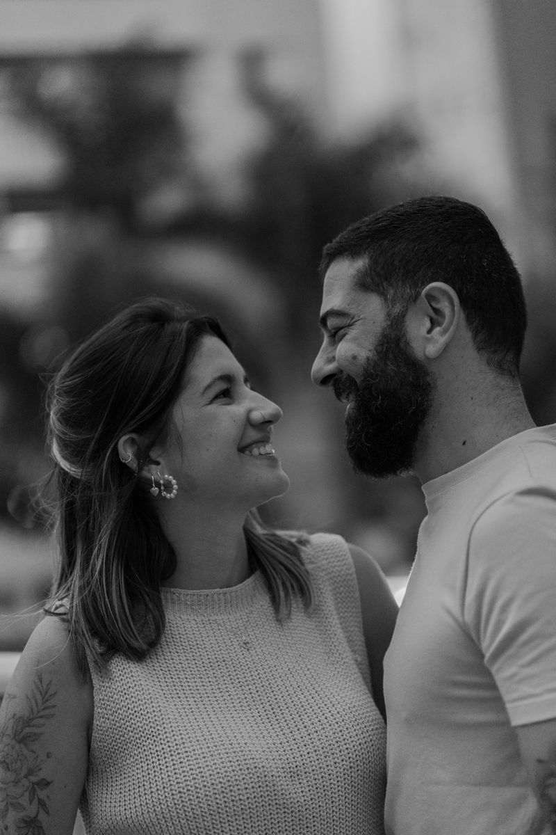 13 things women do when they’re interested—but men often miss