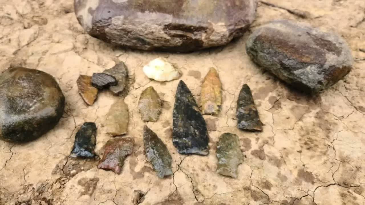 He tested a river sifter - then ancient stone points started appearing