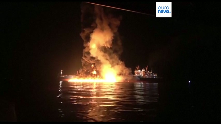 Video shows moment ship struck off Iraq