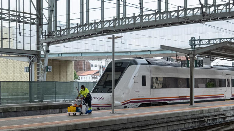 El tren directo de Pontevedra a Barcelona debuta en su primer día con ...