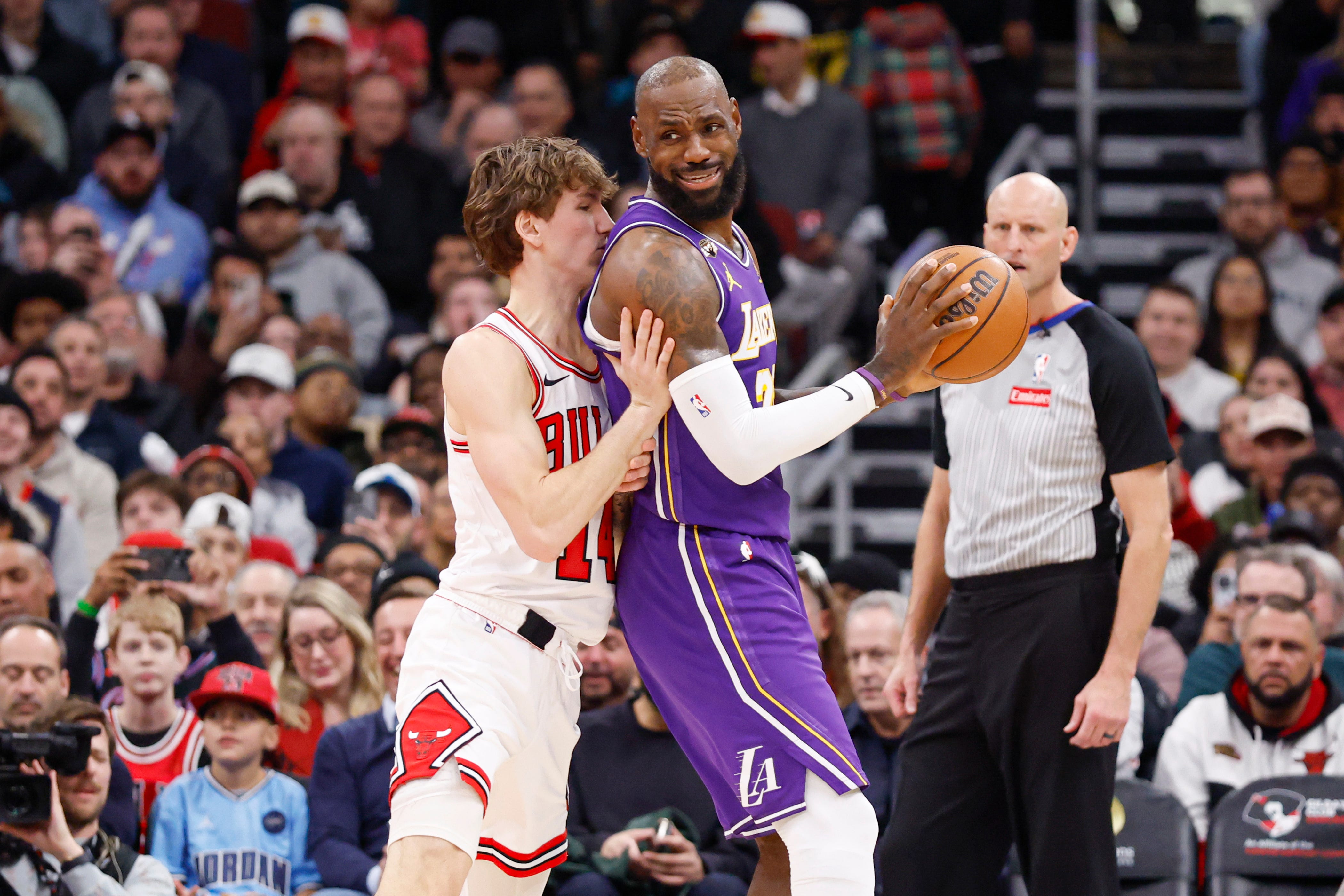 How to watch Lakers vs Bulls today: Time, TV channel