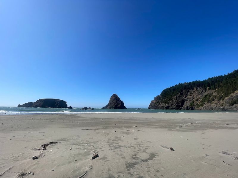 9 little-known Oregon beaches so good we almost kept them secret