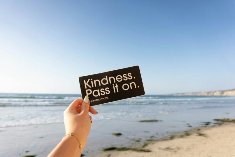 20 random acts of kindness anyone can do
