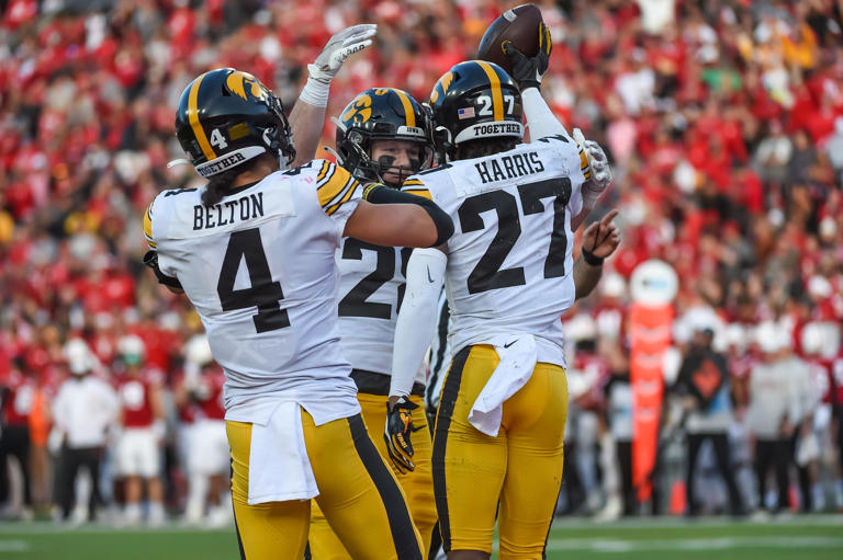 Former Iowa football DB lands deal with New York Jets