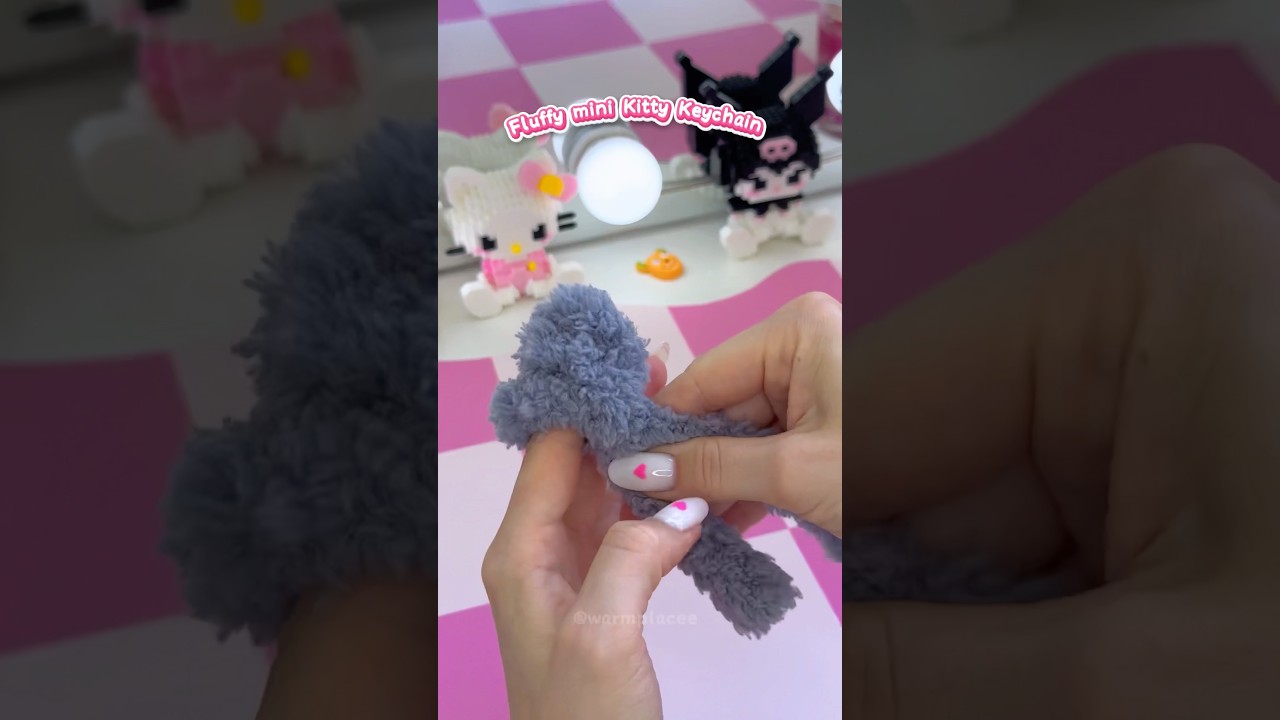 How to make fluffy keychain 🐱