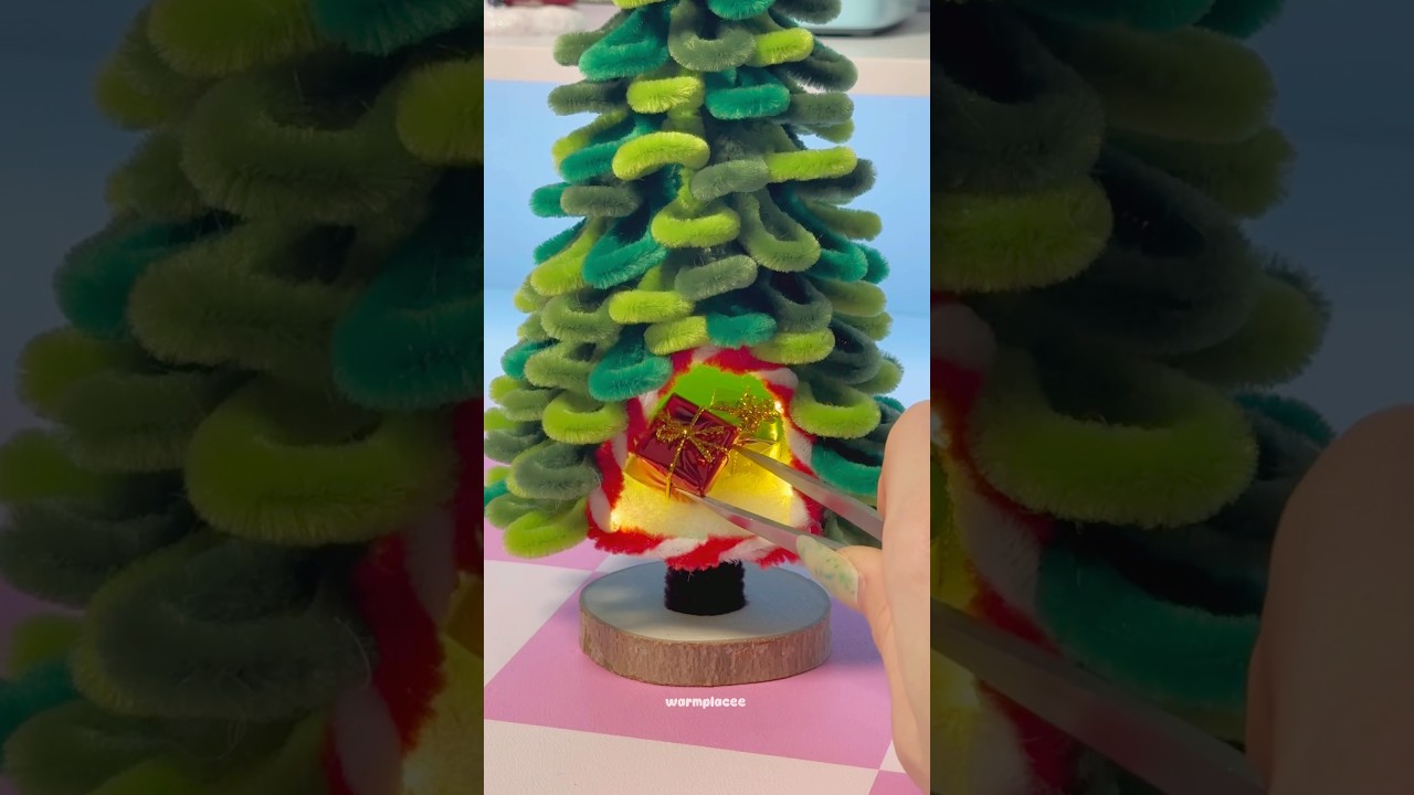 There’s a whole tiny world inside this DIY Christmas tree 🎄 # ...