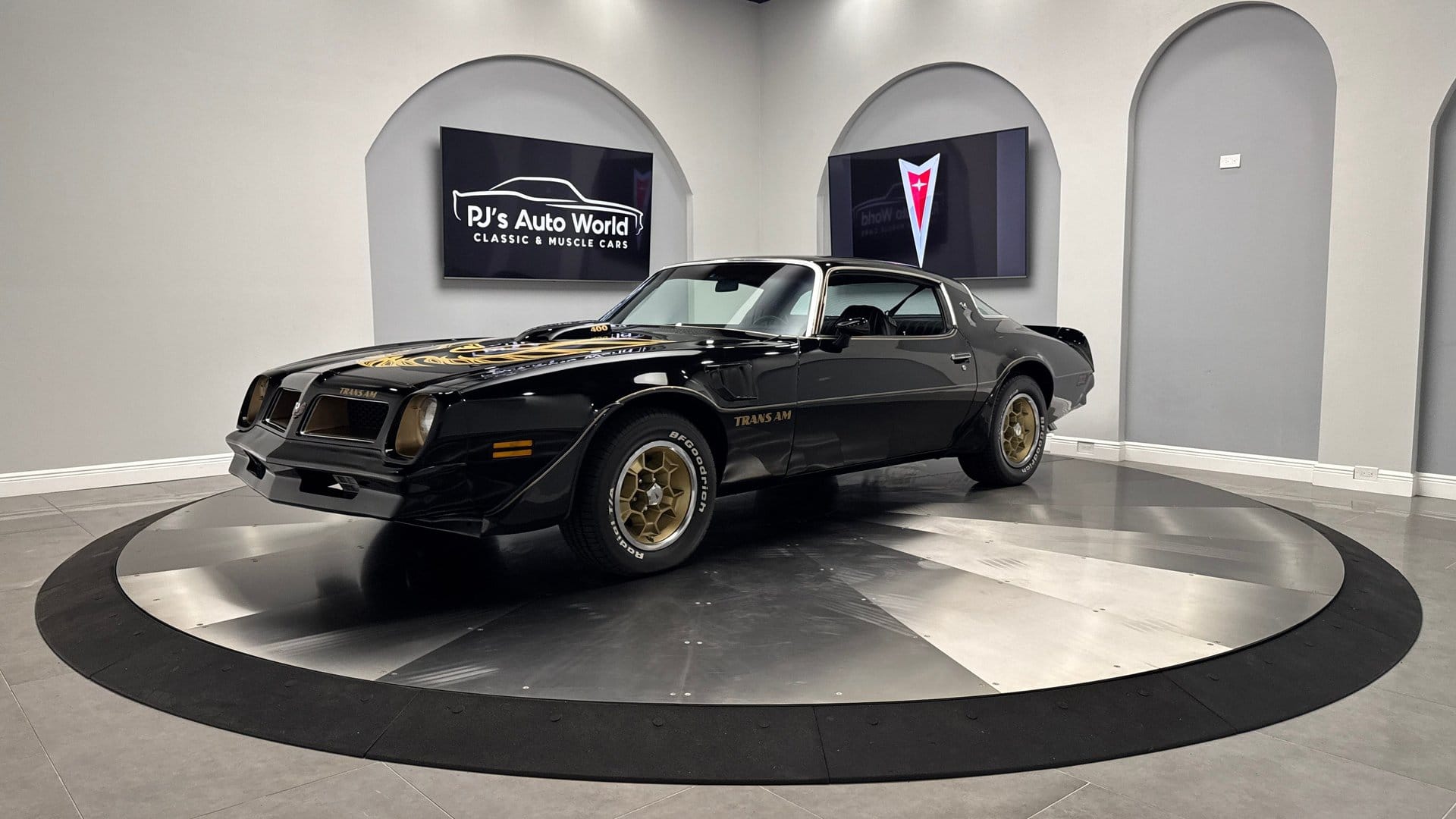 1976 Pontiac Trans Am with numbers-matching 400 V8 highlights classic ...