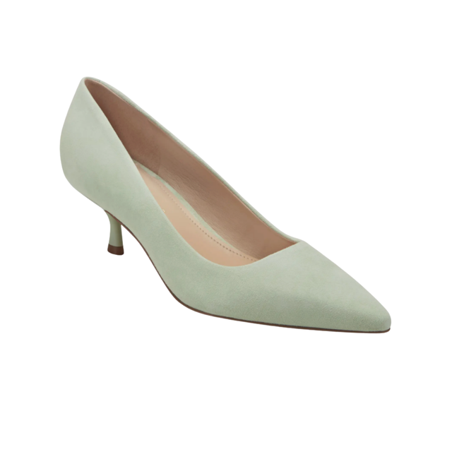 I don't know about you, but I'm having a Jackie Kennedy spring
