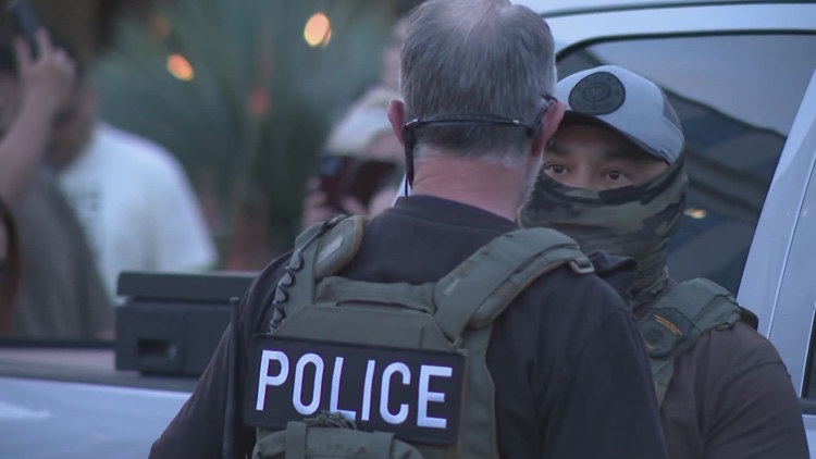 Residents call for limits on ICE activity during Phoenix community meeting