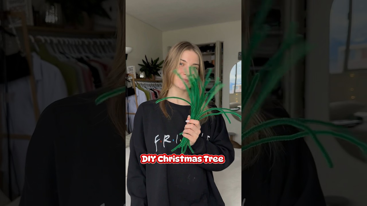 DIY Christmas tree 🎄 #craft #diy #christmas #christmastree #christmasdecor