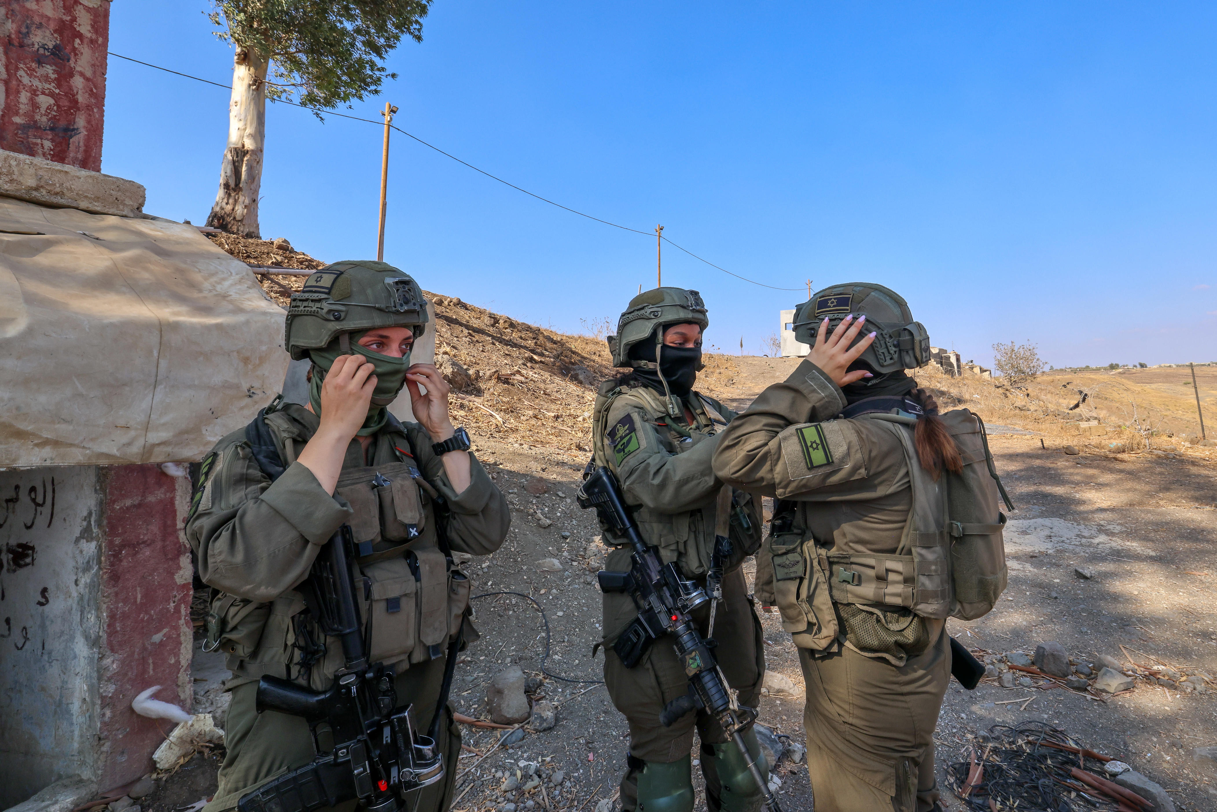Female IDF soldiers barred from entering base on religious grounds