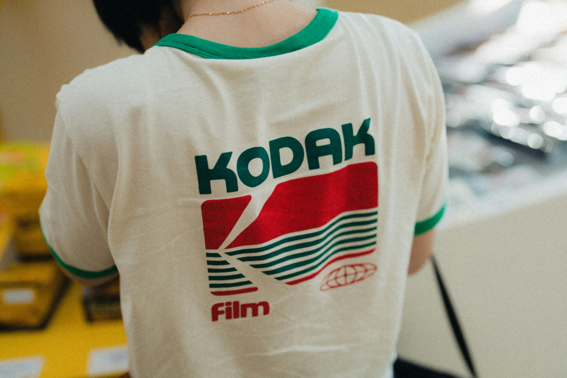 7 style mistakes that come back every decade and 7 timeless trends