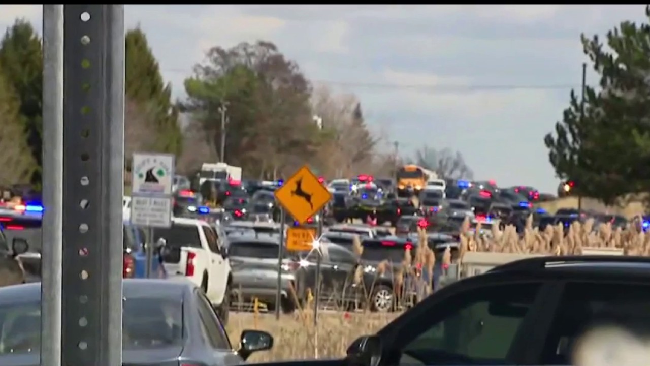 Jewish synagogue active shooter: Witness says she stopped to pray after ...