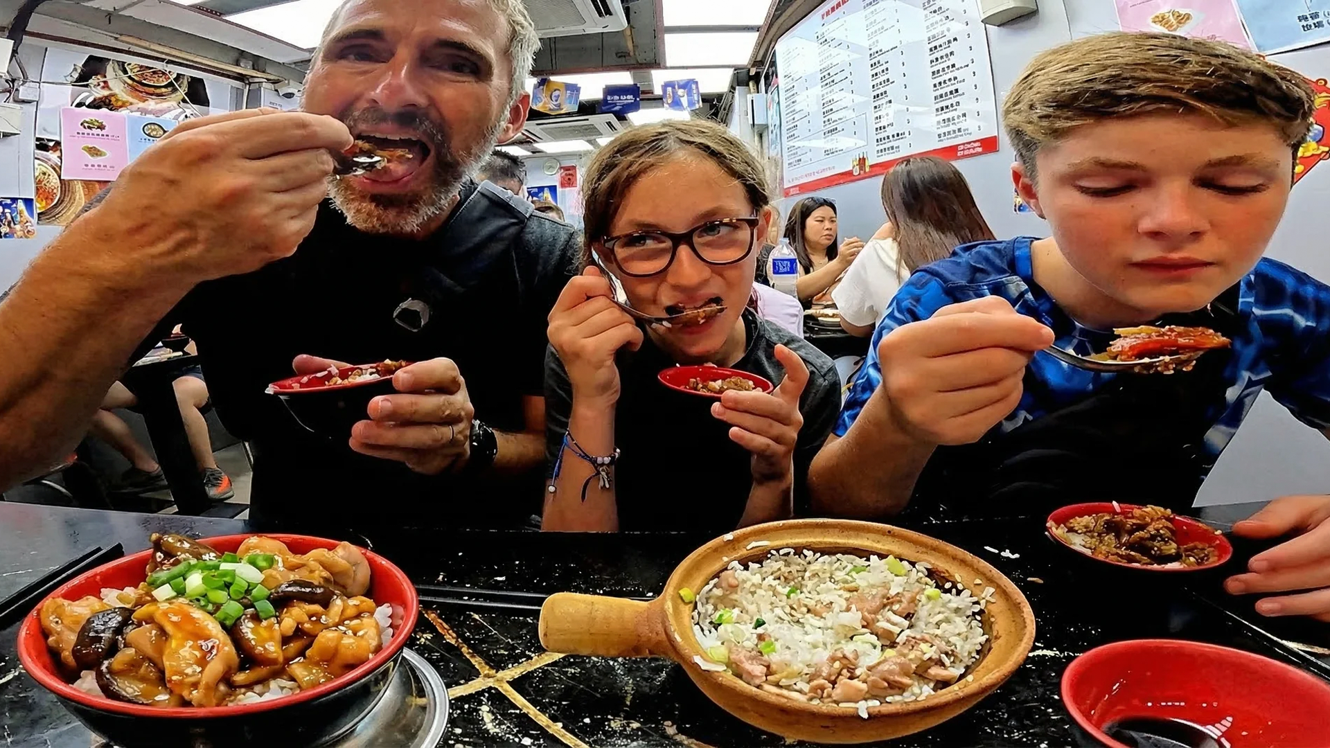 Temple Street Night Market: Claypot rice, fortune tellers... and a kids ...