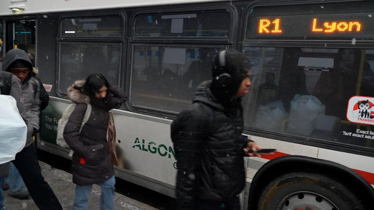 Commuters ride R1 replacement buses amid LRT disruption