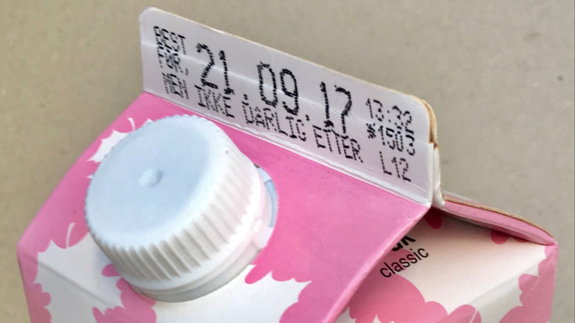 10 Foods You Can Eat Well Past The 'Best By' Date & 10 You Really ...