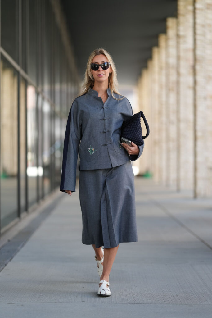 Perché adesso vogliamo tutte una Mandarin jacket? E che cos’è?