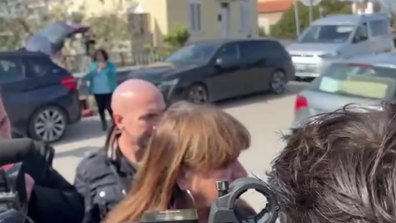 Famiglia nel bosco, Garante infanzia: "Verifiche su bimbo che si ...