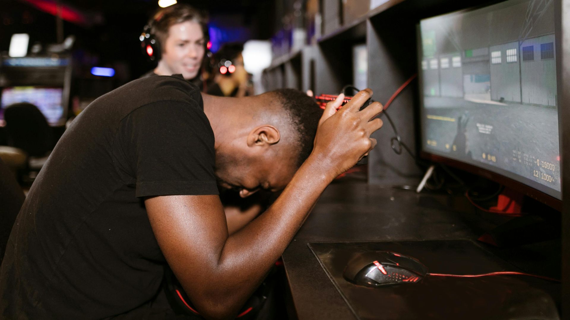 10 glaring signs of a sore loser & 10 of a gracious winner